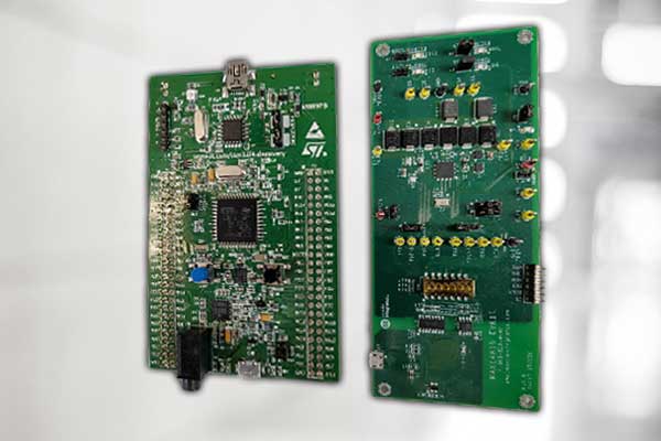 STM32 Discovery + MAX14819 EVKIT - IQ² Development GmbH & Co. KG